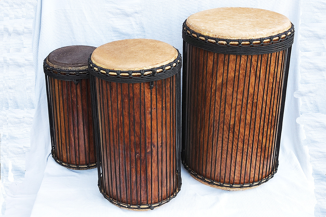 Rosewood (gueni) Guinea dunun drums set