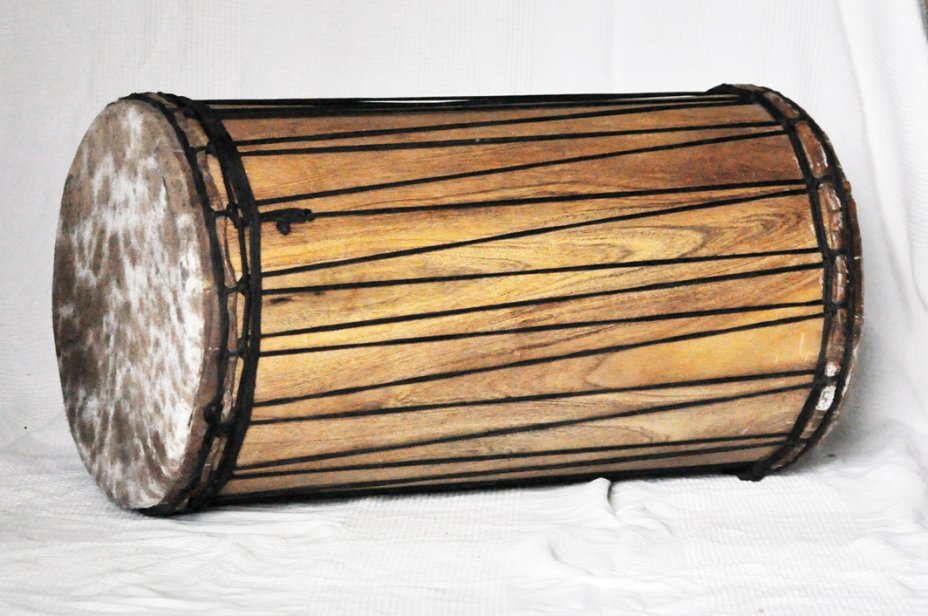 Melina traditional mounting dununba dunun - Guinea dunun drum